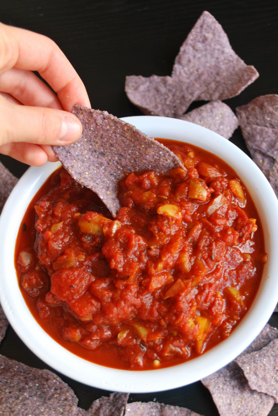 Sweet and Spicy Game Day Salsa - Fooduzzi