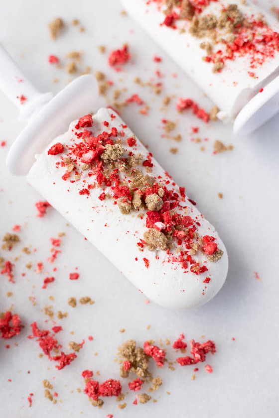 Coconut Strawberry Shortcake Popsicles - Fooduzzi