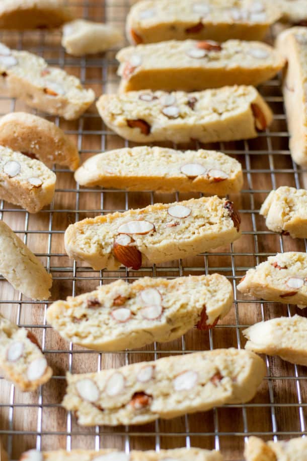 Lemon Biscotti with Vanilla, Olive Oil, and Almonds - Fooduzzi